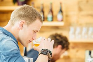 Serving Craft Beer: Do You Chill the Glass?